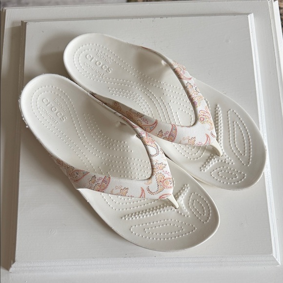 CROCS | Shoes | Crocs Womens White Sandals With Paisley Pattern | Poshmark